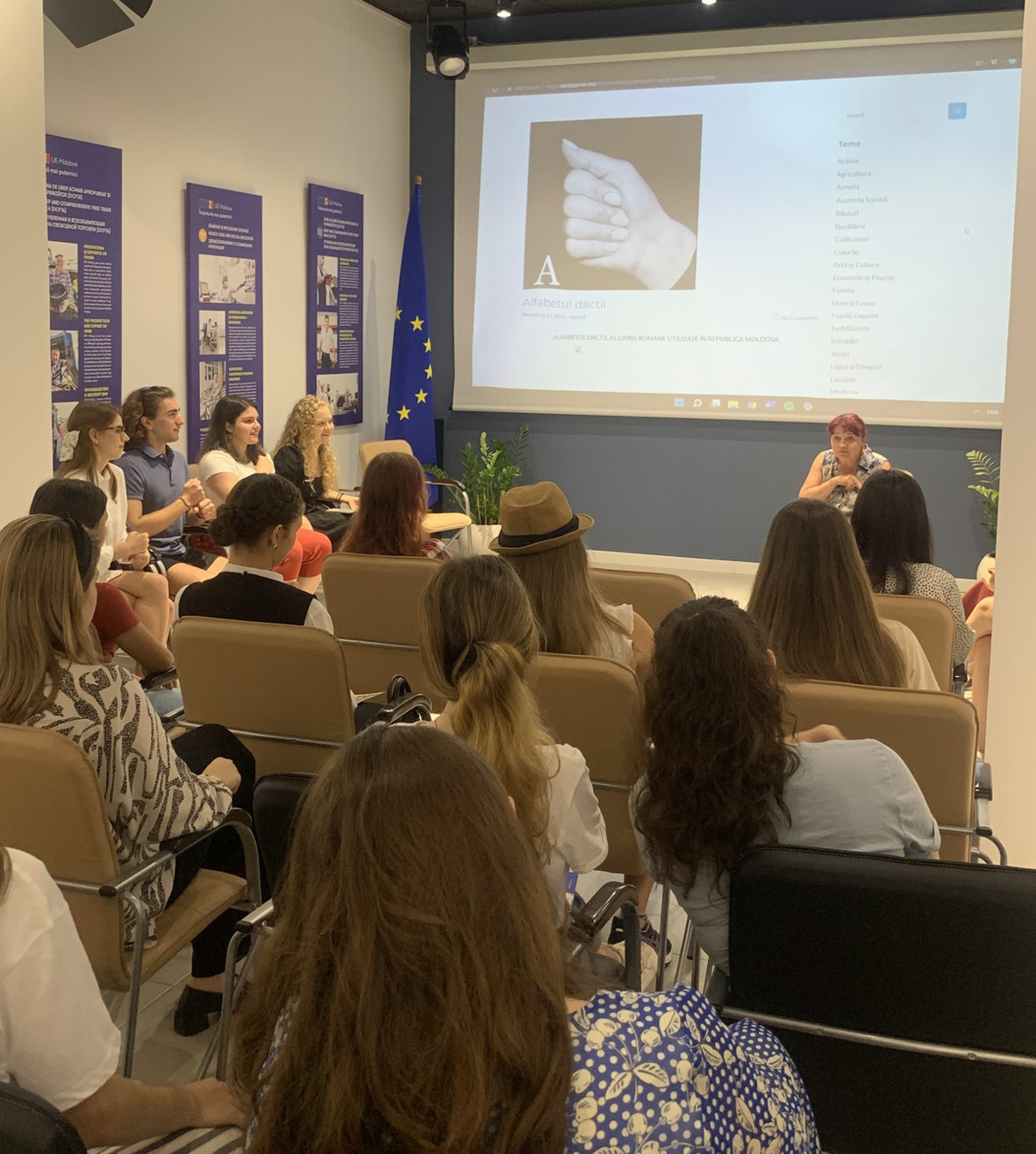 YEAs in Moldova: Discover sign language - EU NEIGHBOURS east