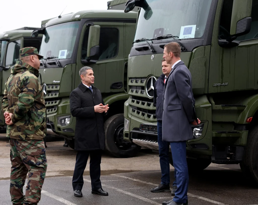 Moldovan army receives modern logistics vehicles from the European ...